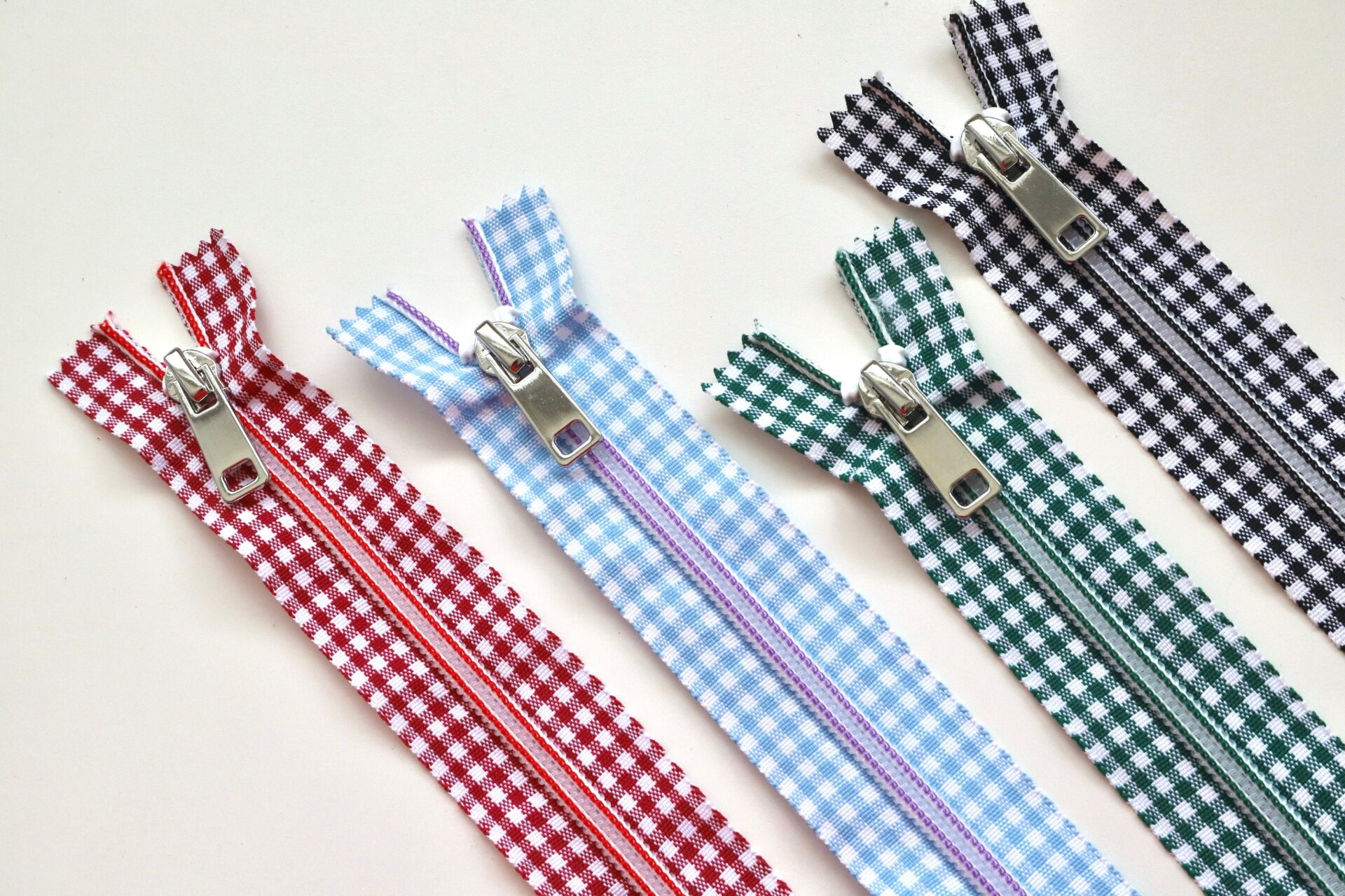 Gingham Zipper - Closed End 20cm - Dot To Dot Studio