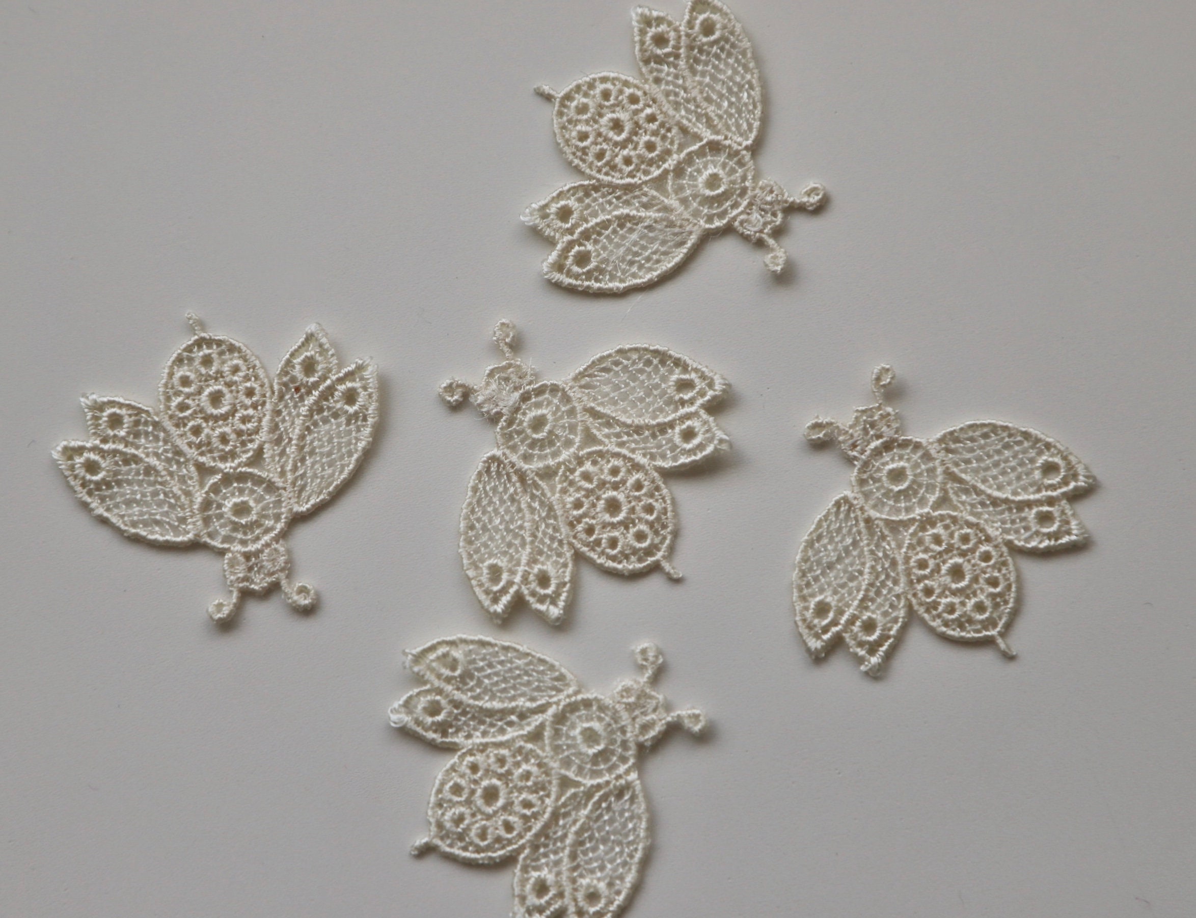 Lace Bee Motifs - Dot To Dot Studio