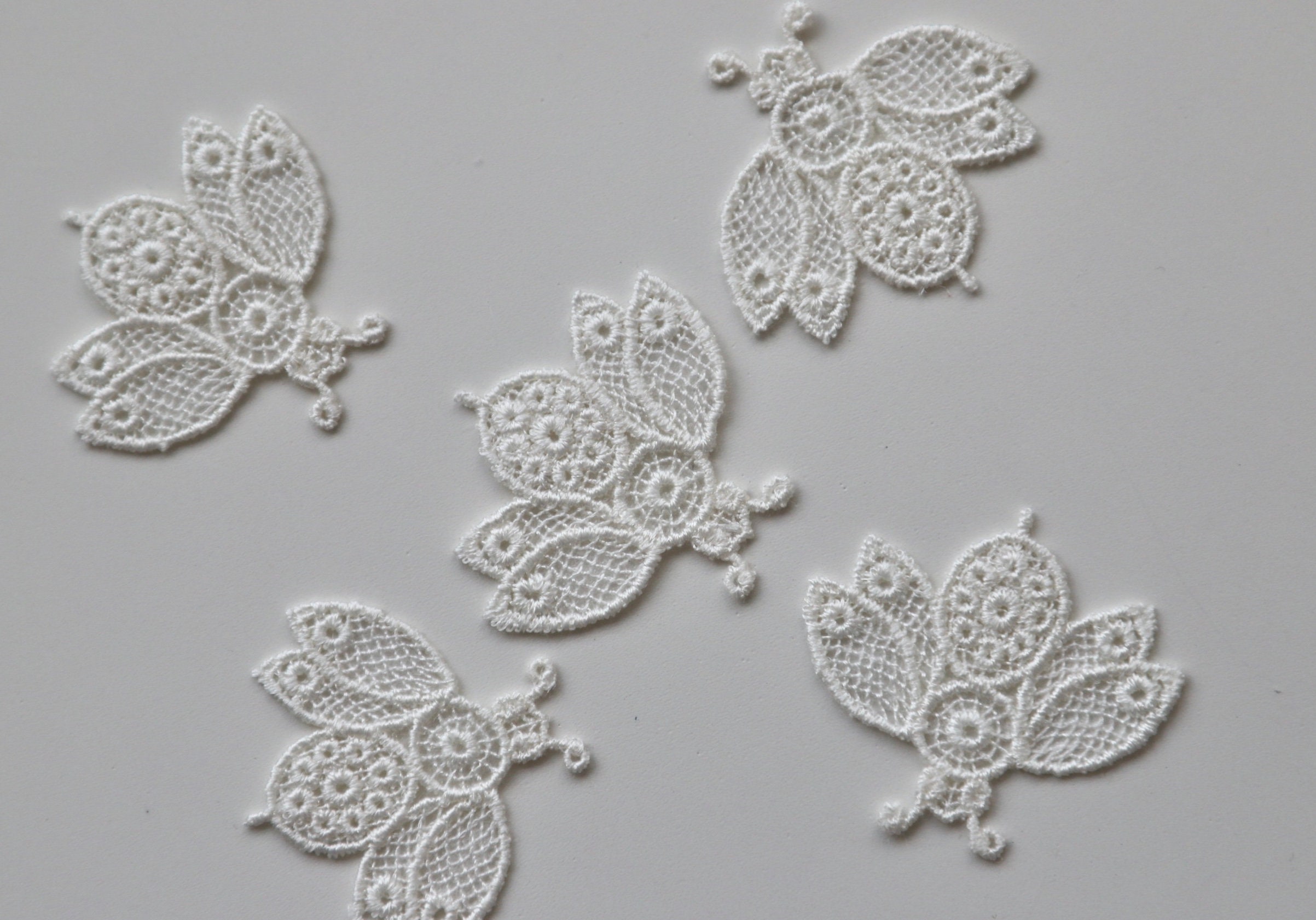 Lace Bee Motifs - Dot To Dot Studio