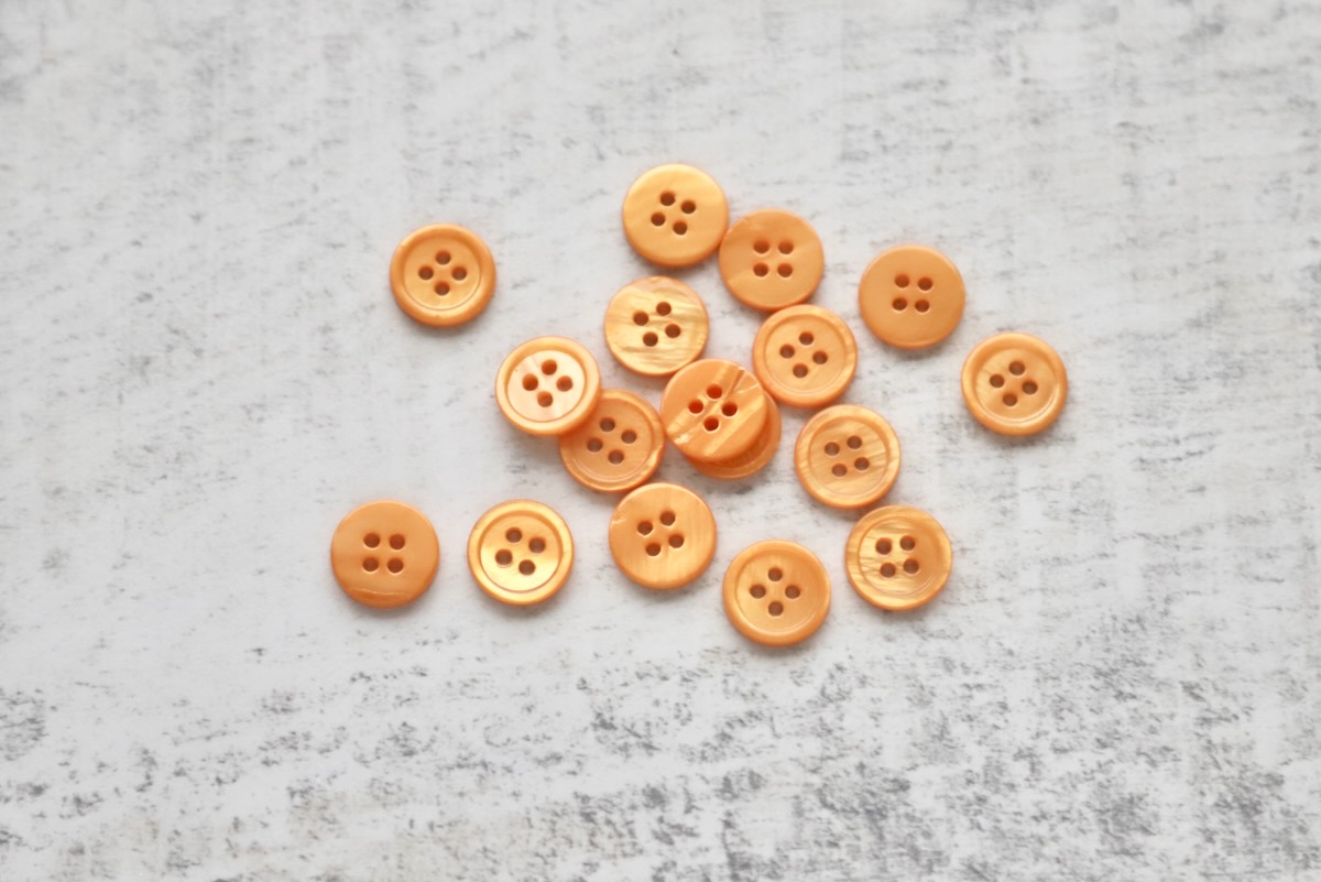 Dyed Shell Classic Shirt Buttons - Set of Three - Lots of Colours - Dot ...